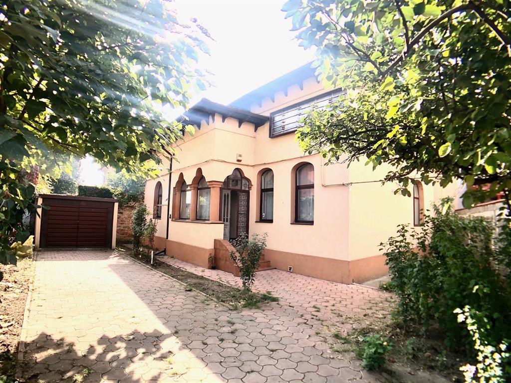 Casa 3 camere, curte, Bulevardul Independentei, Ploiesti - AR125403